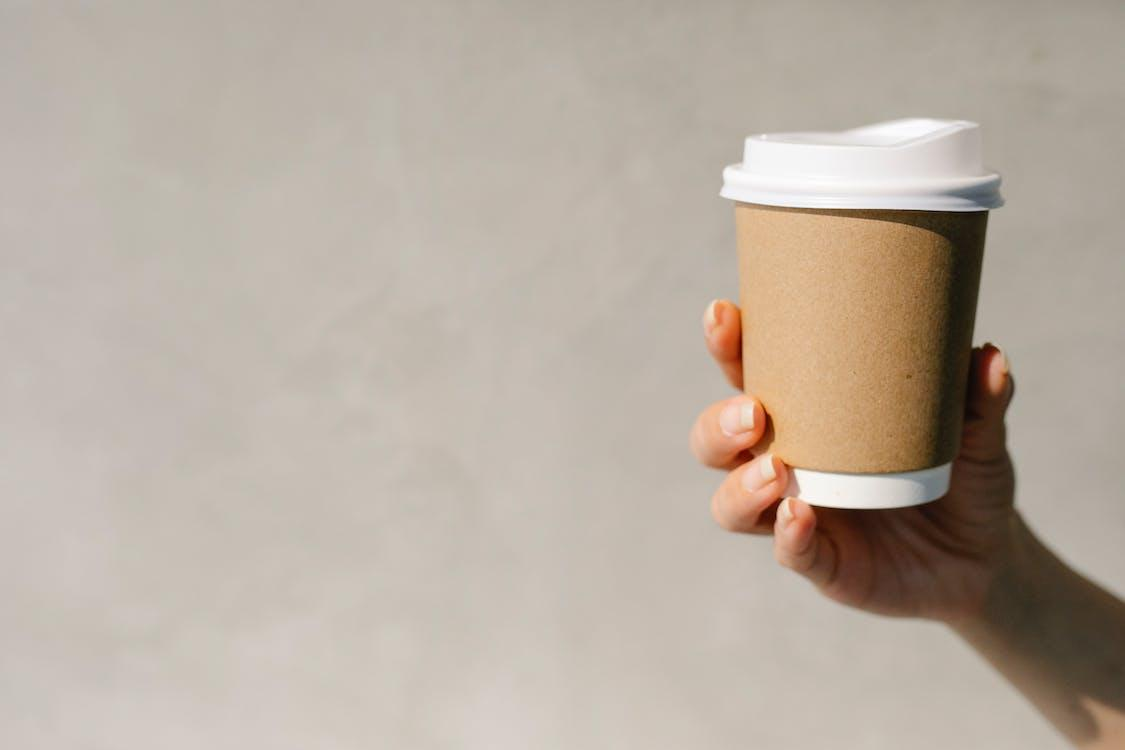 A Guide to Choosing Disposable Cups for a Beverage Business - Custom ...